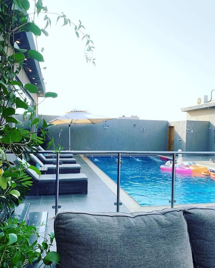 شاليه هادئ وانيق | إطلالة مميزة | مسابح والعاب - Jeddah