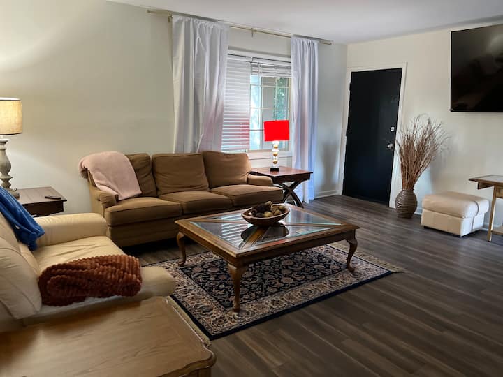2br/2ba Private Escape - Scottdale, GA