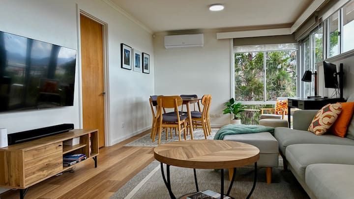 3 Bedroom Apartment - Sandy Bay - Hobart