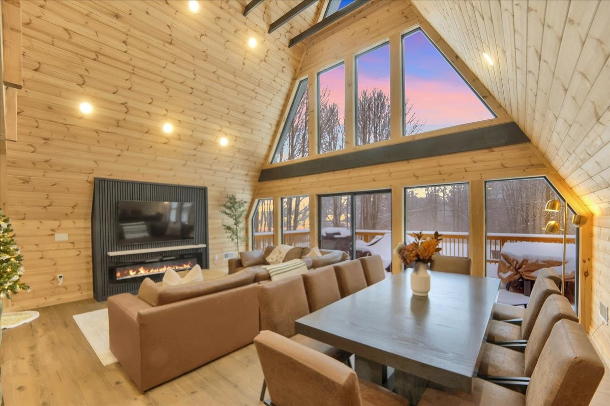 Icónico A-Frame | Bañera de hidromasaje, fogata, cerca del lago y esquí ...