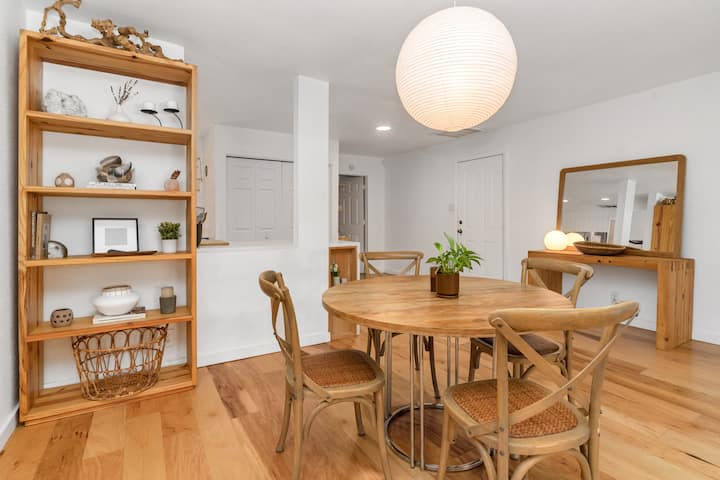 Beautiful 3br Home With Backhouse Office - Fort Worth, TX