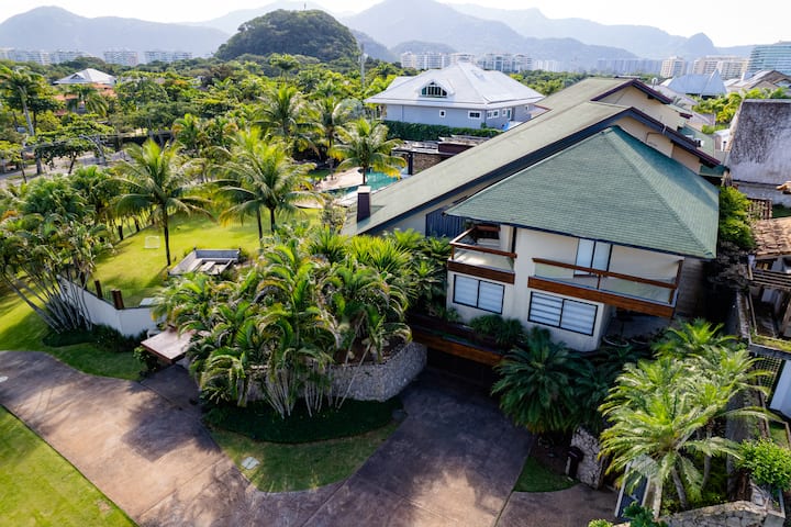 Mega Mansão No Condomínio Mansões! - Rio de Janeiro