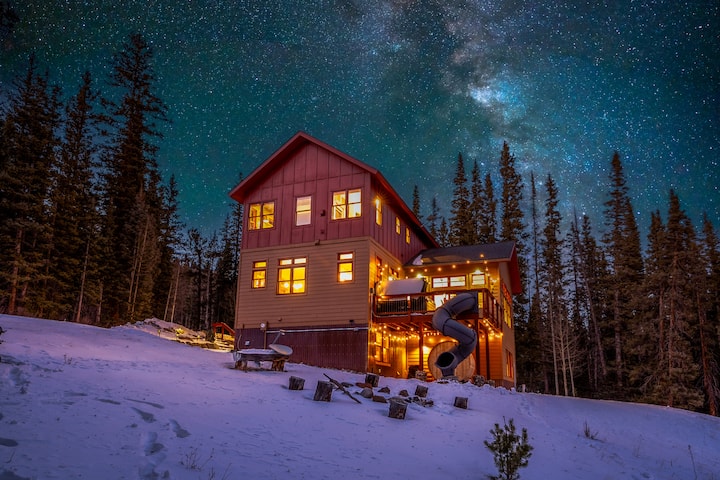 Midweek Mountain Reset - Sauna | Hottub | Starlink - United States