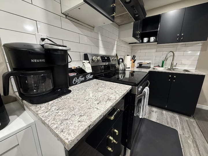 Bright Two Bedroom Home Away From Home - London