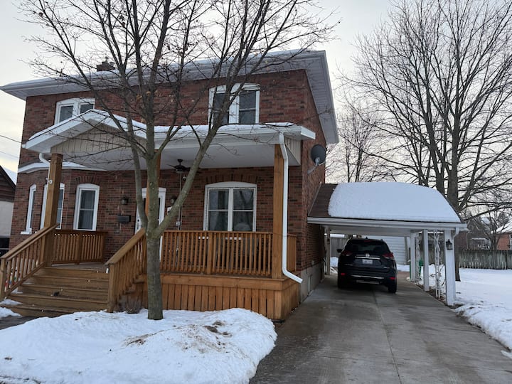 Cozy Basement Apartment - Peterborough, ON, Canada