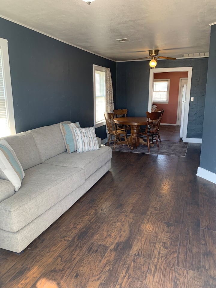 Charming Home In Garden City - Garden City, KS