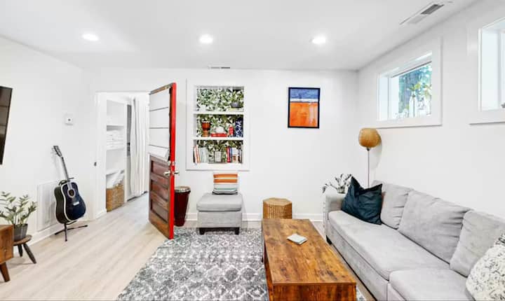 1 Br Bungalow W/ Loft, 3 Min Walk To Beach - Folly Beach, SC