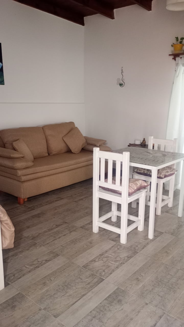 Monoambiente A 200 Mts De La Laguna - Chascomús