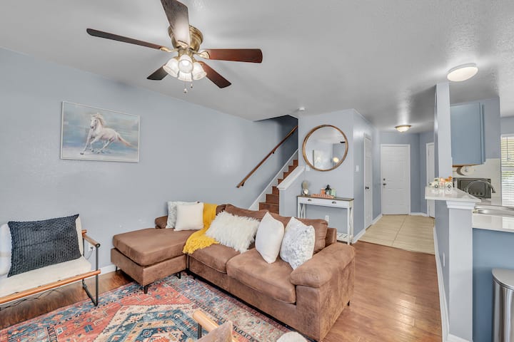 Cozy 3br| Sleeps 8| Pet Friendly|central Austin - Onion Creek - Austin