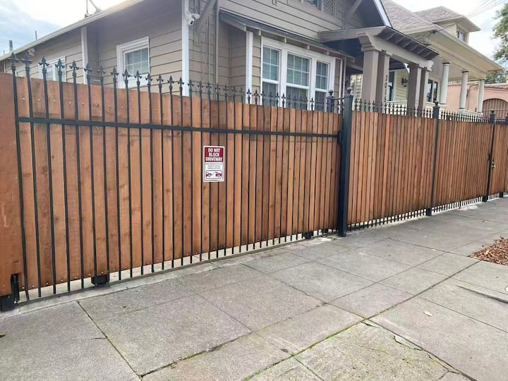 Entire Home In Oakland - Oakland, CA