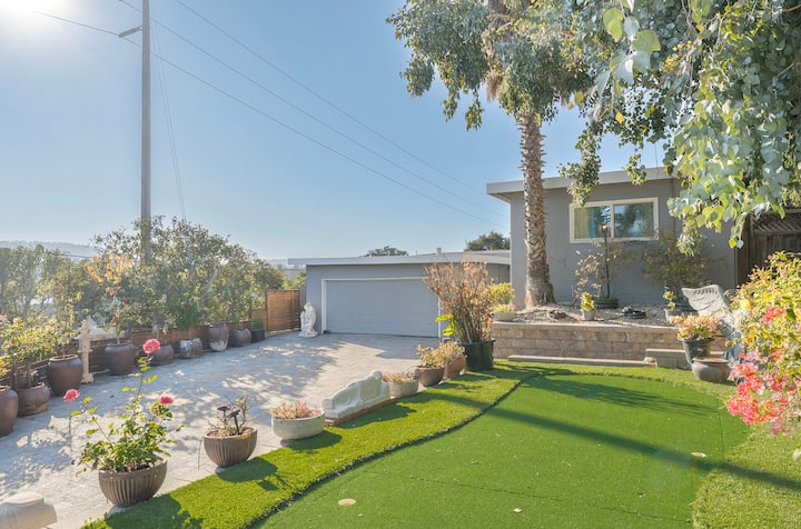 Del Rey Oaks Charmer - Monterey, CA