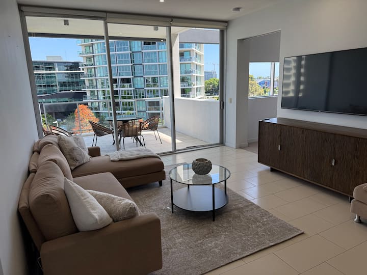 Modern Riverside Apartment - ブリスベン