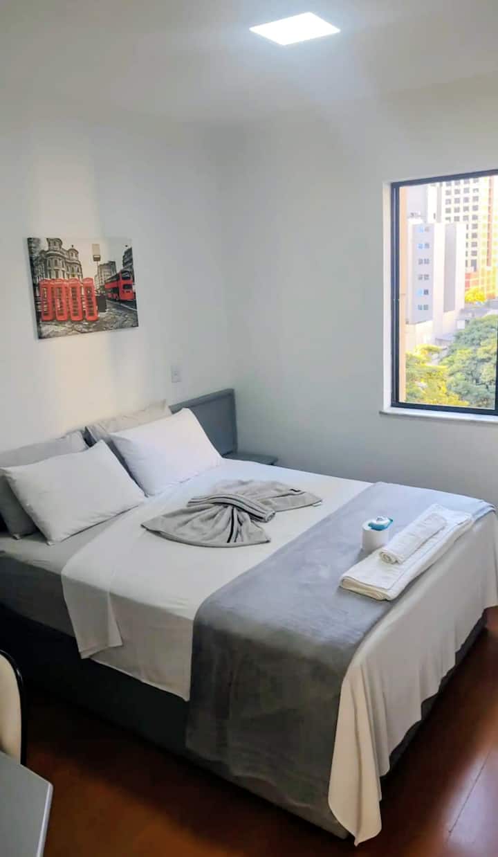 Localização Central/lourdes. Garagem E Ar Condic. - Belo Horizonte