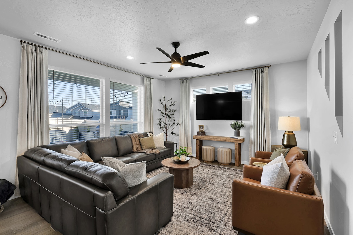 Gather & Unplug | Hot Tub, Game Room | Sleeps 16 - Houses for Rent in ...