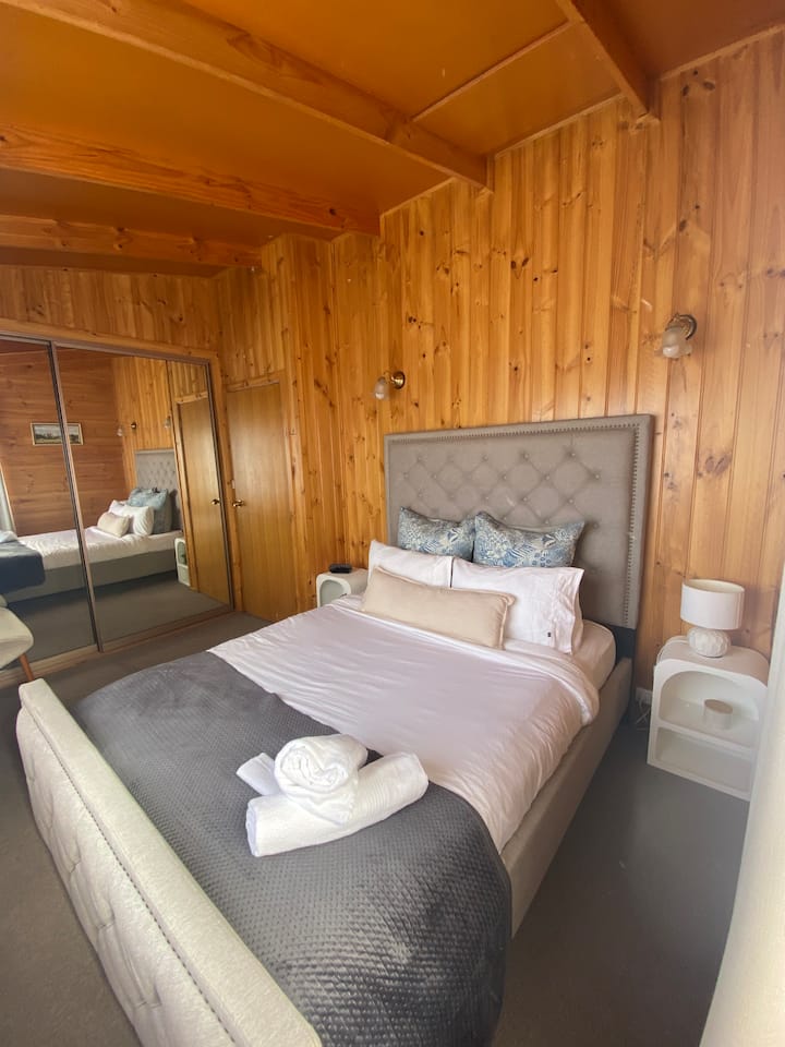 Coastal Getaway For The Whole Crew - Bicheno