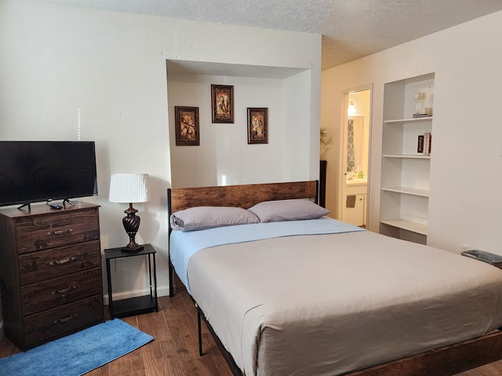 Permian Cozy Studio Stay 1 - Hobbs, NM