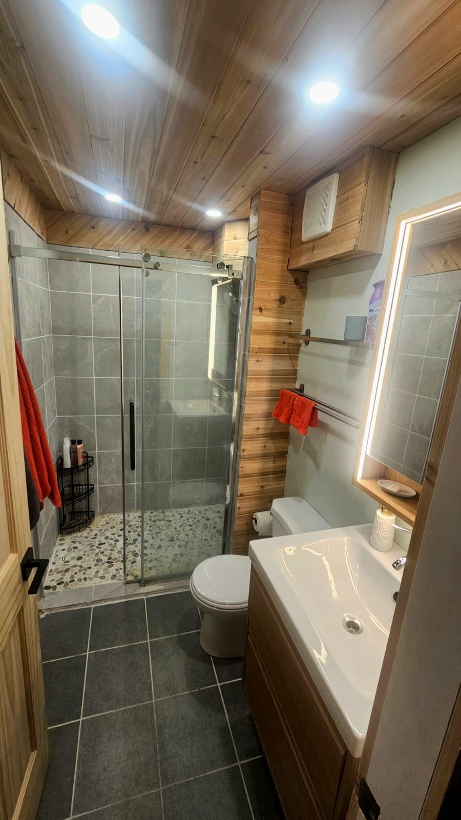 The Bear Road B&B Chambre-2 - Chambres d'hôtes à louer à Churchill ...