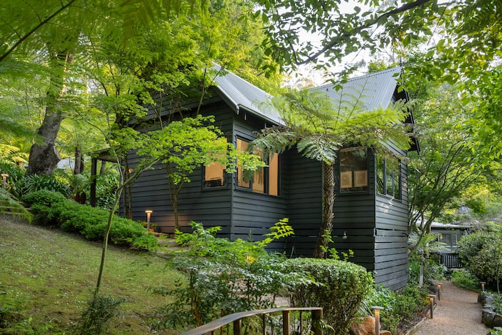 Willow Cottage At Monreale | Brand New Luxury - Dandenong Ranges