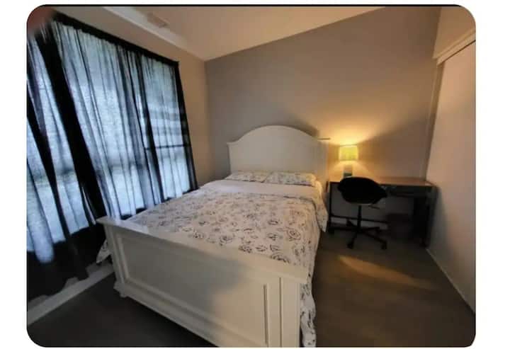 Beautiful Condo In Oakville For Upto 4 People - Oakville