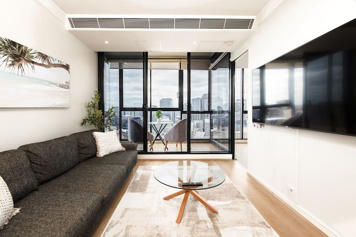 Skyline Outlook | Free Parking, Pool & Gym - Australia