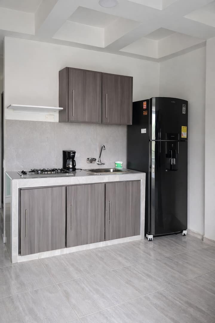 Modern Studio W/ Balcony & Washer - Palmira