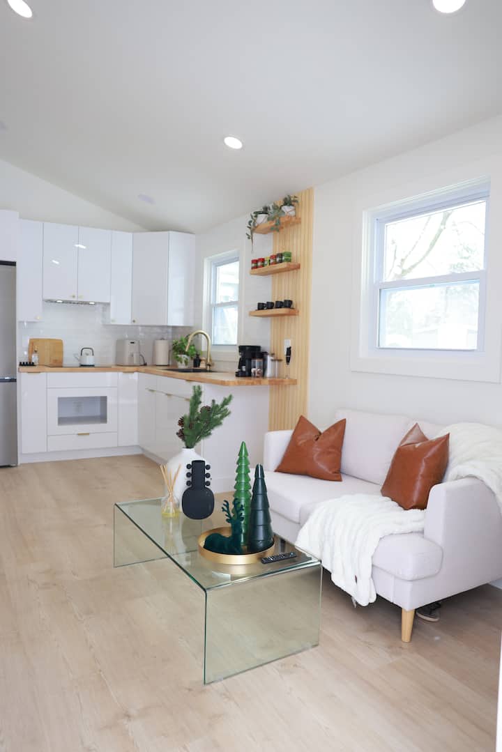 Brand-new One-bedroom Modern And Luxurious Retreat - Massapequa