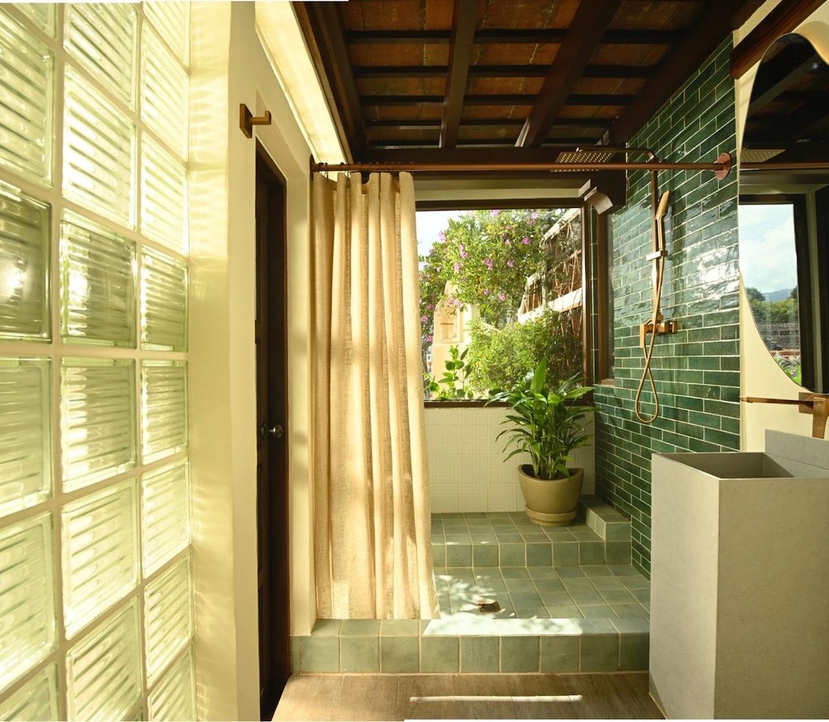 D) Casa Luna 1 | Volcano View | Garden | Netflix - Houses for Rent in ...