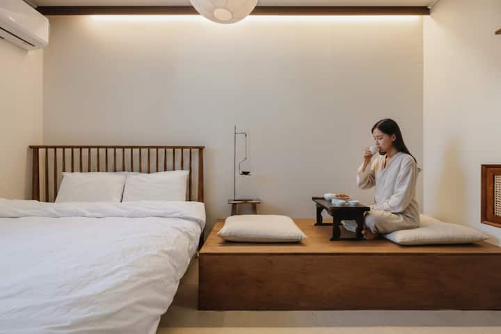 K-vibe Oriental-inspired Stay |Mullae • Timesquare - Seoul