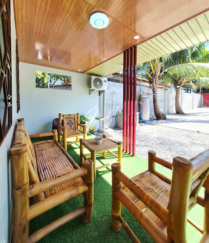 Entire Apartment, 4-mins Walk To Beach - San Narciso