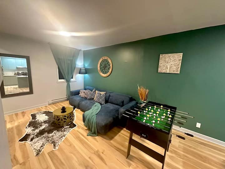 St. Denis Warm & Natural 3bdrs (Newly Renovated) - Montreal