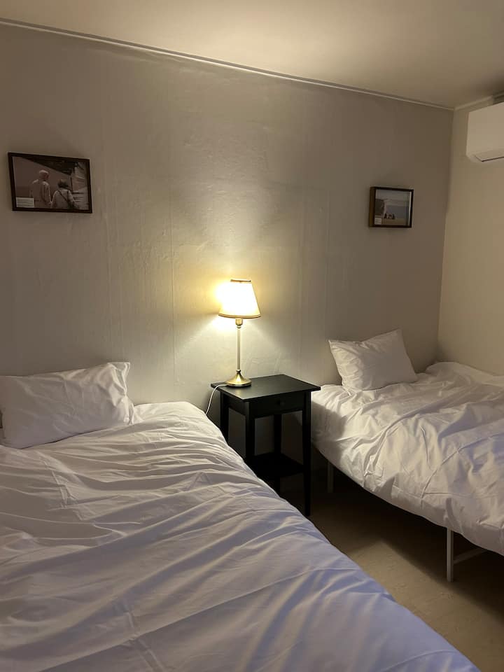 [여성전용] 아늑한 2인실 트윈베드가 있는 문래역 인근 숙소 - South Korea