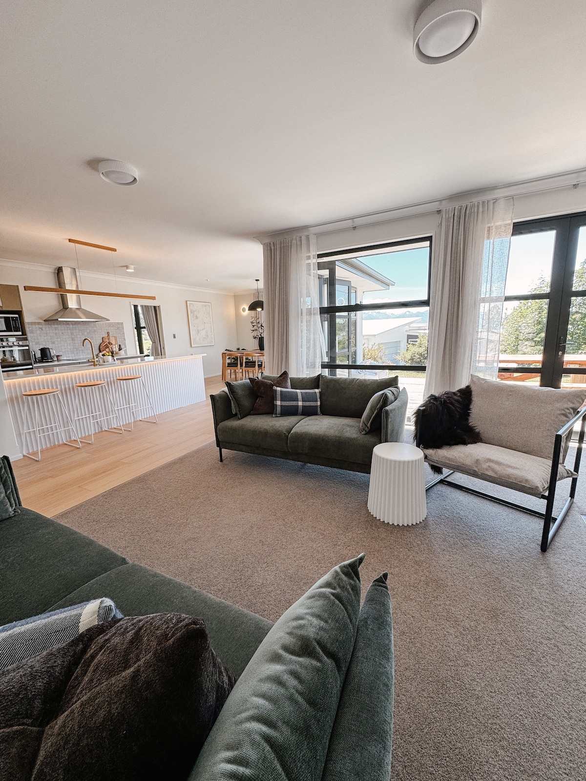 The Lake House on Pollock, LakeTekapo - Houses for Rent in Lake Tekapo ...