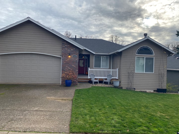 The Gathering At Jonmart Se Salem Or Monthly Stays - 塞勒姆