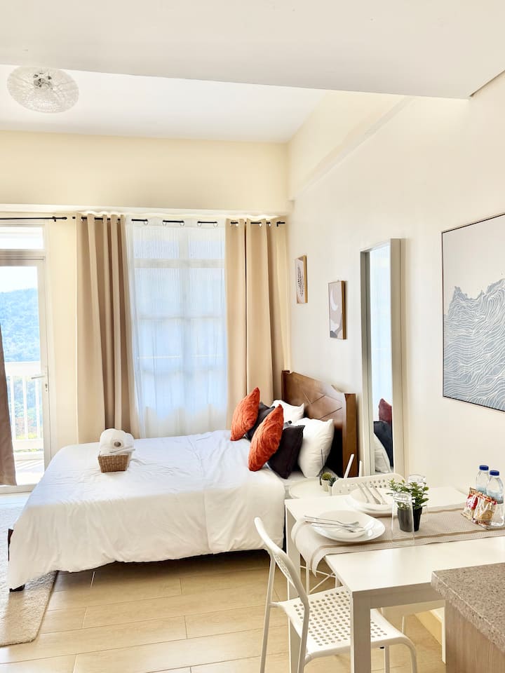 Twin Lakes Tagaytay | Mountain View + Free Parking - Alfonso