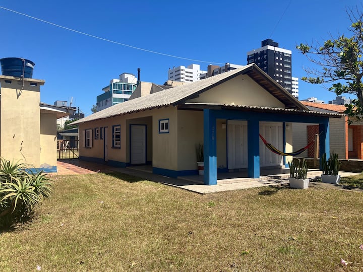 Casa Do Vovô A 1 Quadra Do Mar Em Tramandaí - Tramandaí