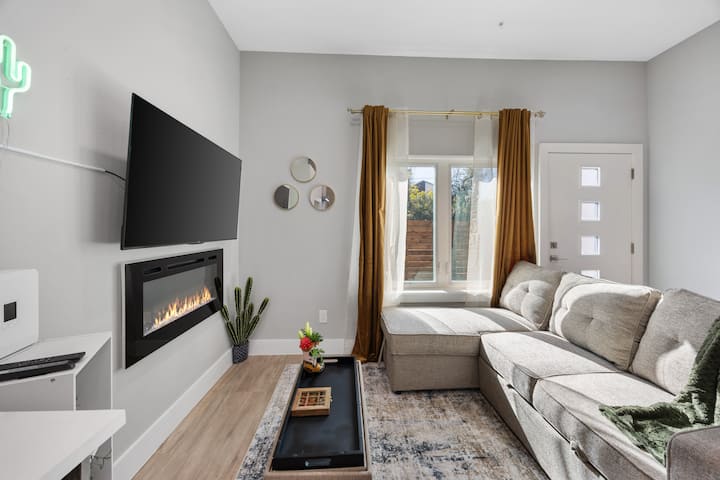 The Velvet Cactus | 1br Apt In Fort Worth - Fort Worth, TX