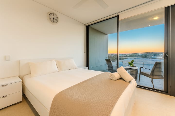 Riverside 1br Luxury W/ Balcony & Pool In Hamilton - Windsor, Australia