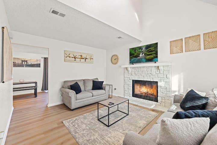 The Comfy Destination - Liberty, MO