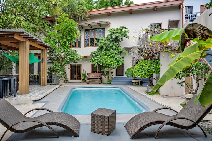 Casa Azucena1.2 Hectare Home W/ Pickleball Court - Tagaytay