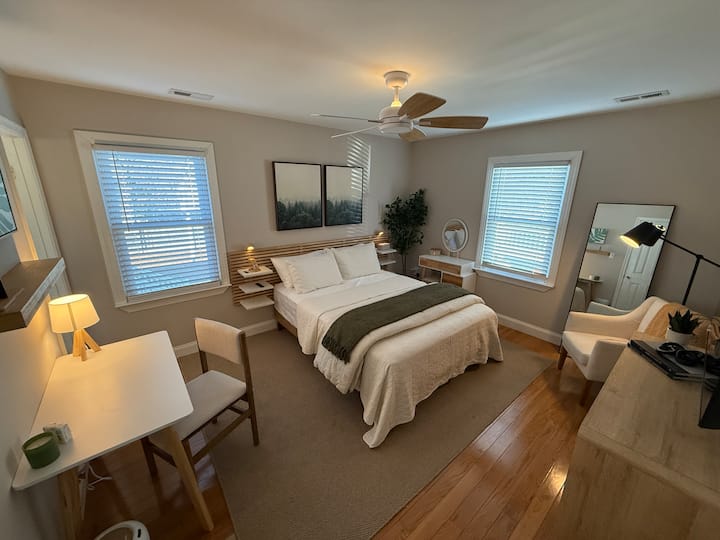 Private Bedroom & Bath In Home (The Nest) - United States