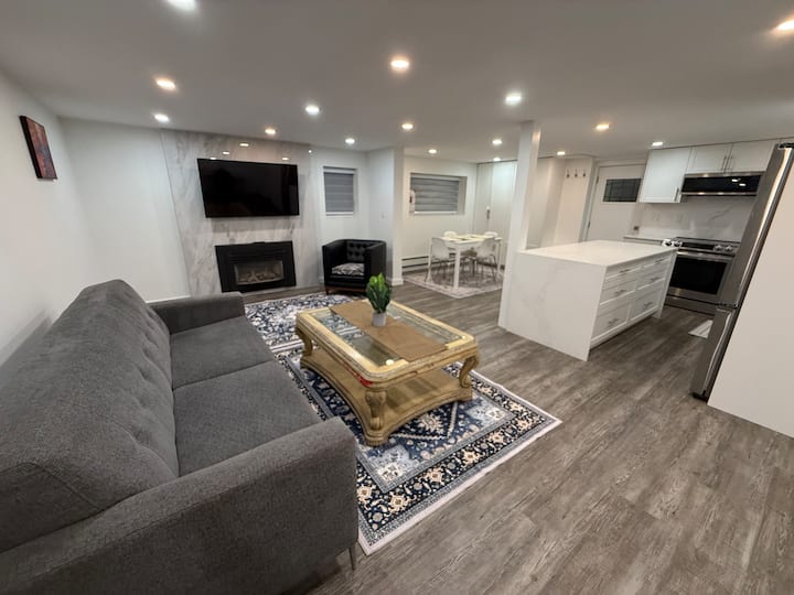 Spacious Home Near Grouse Mountain
Capilano Bridge - West Vancouver