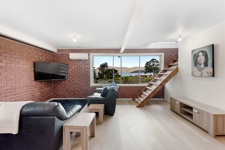 Beach House At Quiet Corner - Bruny Island