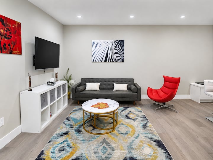Modern 2-bedroom Guest Suite In Coquitlam - Coquitlam