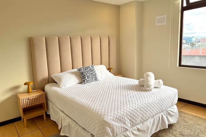 Amplia Estadía De Una Habitación En Zona 9 - Guatemala City