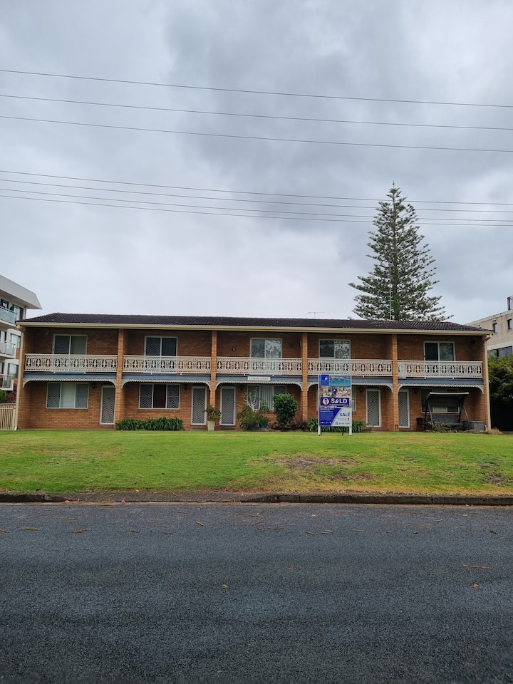 Luskin By The Rocks - Tuncurry