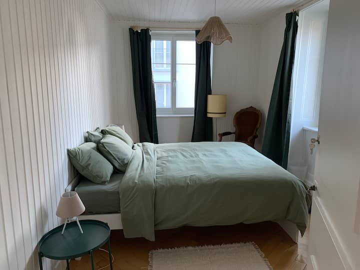 Chambre Lumineuse Dans Un Très Bel Appartement - La Chaux-de-Fonds