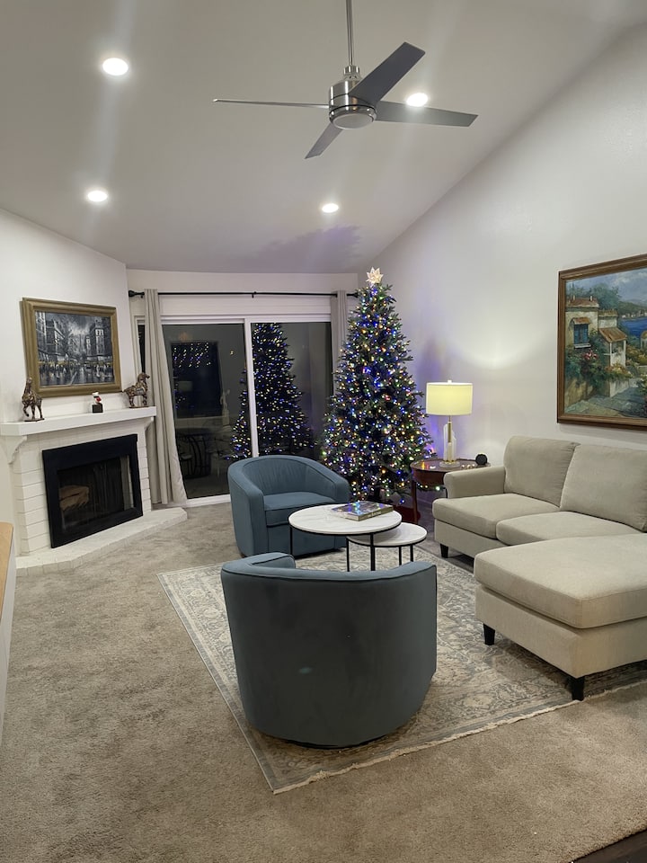 Elegant & Cozy Townhouse Retreat - San Marcos, CA