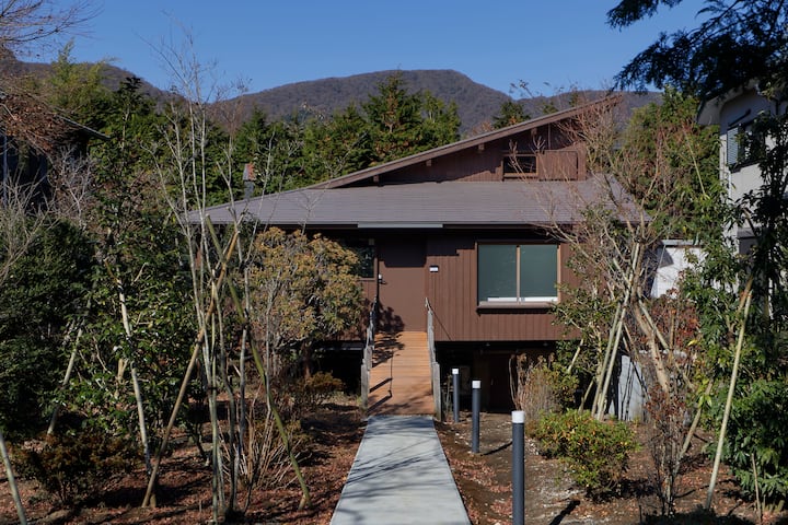 箱根仙石原Mont|プライベートヴィラ一棟貸し|5名宿泊可|無料駐車場2台|バス停・コンビニ徒歩5分 - 스소노시