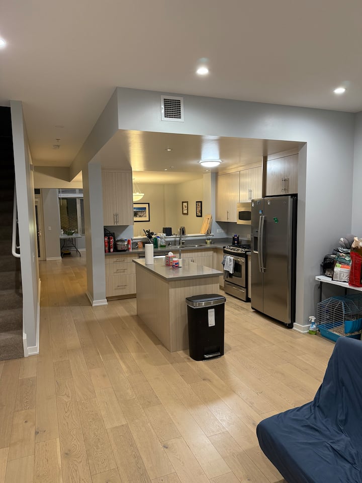 4 Bedroom 3 Bathroom House In Downtown San Jose - San Jose, CA