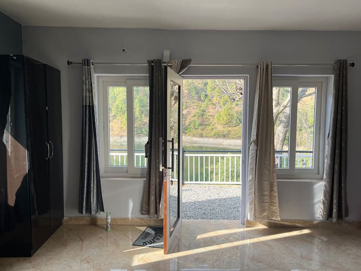 The Real Lake View. - Kaladhungi